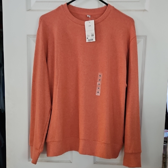 Uniqlo | Sweaters | Uniqlo Light Orange Fleece Crewneck | Poshmark